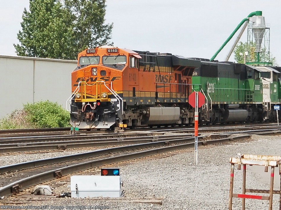 BNSF 6140